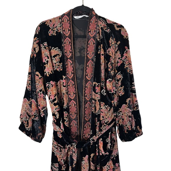 Zara | Jackets & Coats | Zara Blogger Favorite Floral Burnout Velvet ...